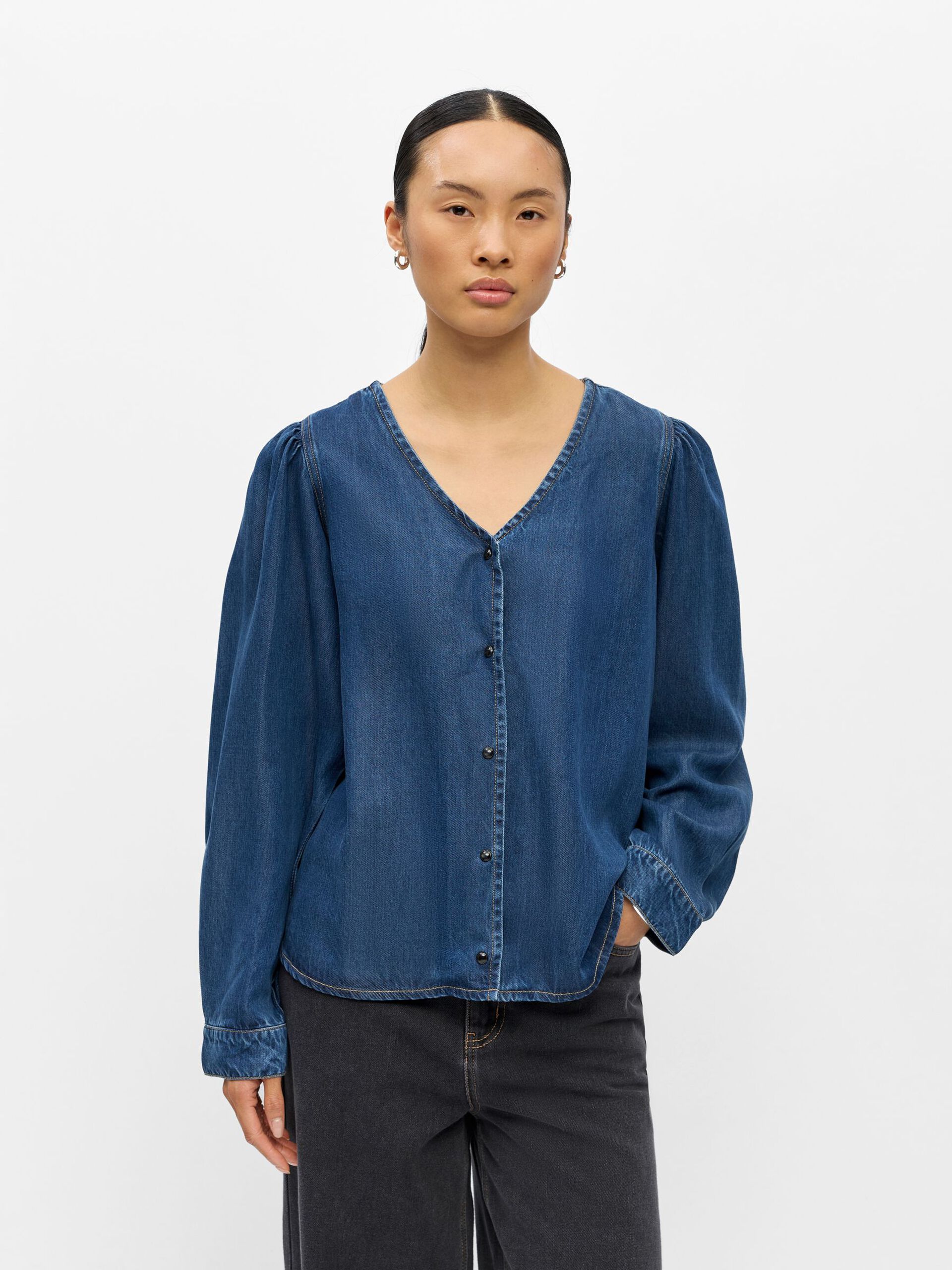 V-HALS KNAPP BLUSE | Blå | .OBJECT CI Norge
